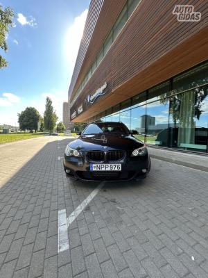 Melns BMW 530 2008 Kauņa, ar dzinēja tilpumu 3.00 L un nobraukumu 413 tūkst. km par 5000 €, foto  vietnē AUTOMOTO.COM.LV