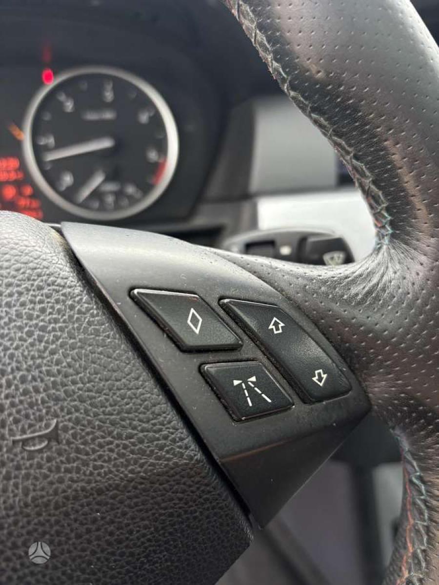 Melns BMW 530 2008 Utena, ar dzinēja tilpumu 3.00 L un nobraukumu 314 tūkst. km par 3900 €, foto 15 vietnē AUTOMOTO.COM.LV