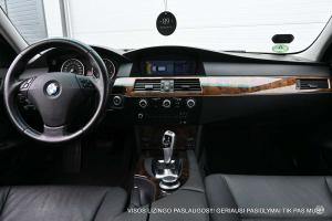 Melns BMW 530 2008 Kretinga, ar dzinēja tilpumu 2.50 L un nobraukumu 387 tūkst. km par 4999 €, foto 31 vietnē AUTOMOTO.COM.LV