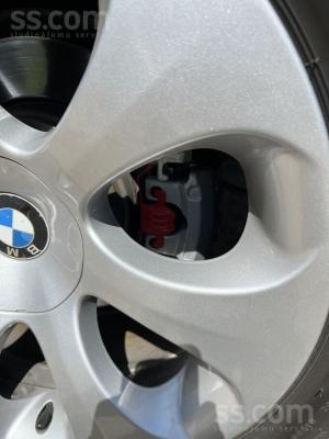 Black BMW 530 2008 in Riga, with an engine capacity of 3.00 L and mileage of 355 thousand km for 7900 €, photo 11 on AUTOMOTO.COM.LV