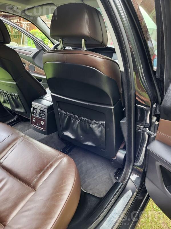 Black BMW 530 2008 in Riga, with an engine capacity of 3.00 L and mileage of 311 thousand km for 3600 €, photo 4 on AUTOMOTO.COM.LV