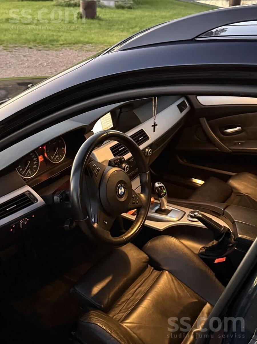 Black BMW 530 2008 in Jelgava, with an engine capacity of 3.00 L and mileage of 0 thousand km for 5900 €, photo 11 on AUTOMOTO.COM.LV