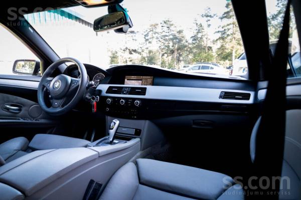 Melns BMW 530 2008 Rīga, ar dzinēja tilpumu 3.00 L un nobraukumu 318 tūkst. km par 5990 €, foto 11 vietnē AUTOMOTO.COM.LV