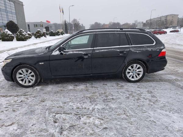 Black BMW 530 2009 in Vilnius, with an engine capacity of 2.99 L and mileage of 367 thousand km for 4400 €, photo 4 on AUTOMOTO.COM.LV