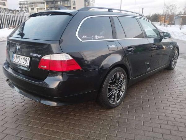 Black BMW 530 2009 in Vilnius, with an engine capacity of 3.00 L and mileage of 330 thousand km for 3700 €, photo 6 on AUTOMOTO.COM.LV