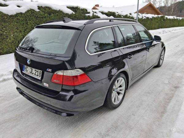 Black BMW 530 2009 in Prienai, with an engine capacity of 3.00 L and mileage of 310 thousand km for 4699 €, photo 6 on AUTOMOTO.COM.LV