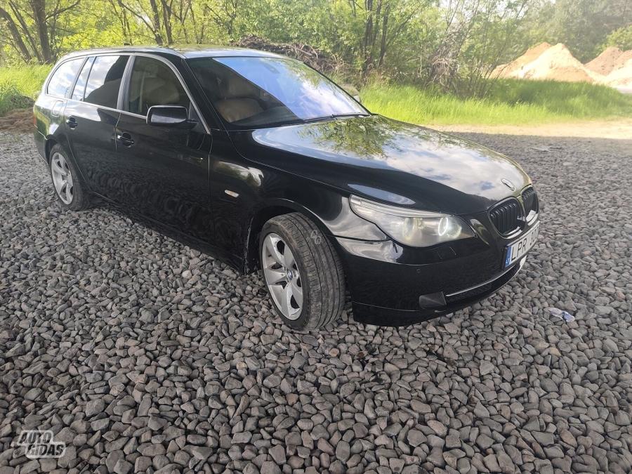 Black BMW 530 2009 in Vilnius, with an engine capacity of 3.00 L and mileage of 366 thousand km for 3000 €, photo 3 on AUTOMOTO.COM.LV