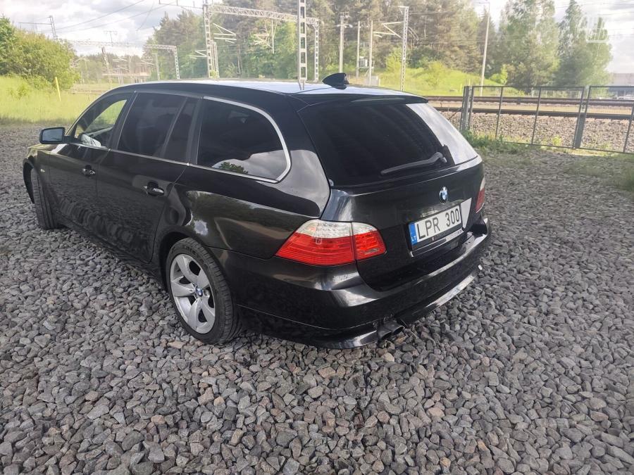 Black BMW 530 2009 in Vilnius, with an engine capacity of 3.00 L and mileage of 366 thousand km for 3000 €, photo 5 on AUTOMOTO.COM.LV