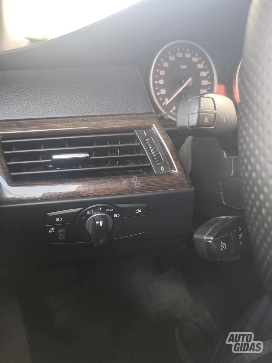 Black BMW 530 2009 in Vilnius, with an engine capacity of 3.00 L and mileage of 366 thousand km for 3000 €, photo 14 on AUTOMOTO.COM.LV