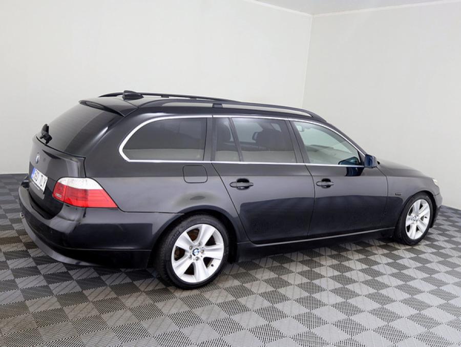 Melns BMW 530 2009 Tallina, ar dzinēja tilpumu 3.00 L un nobraukumu 346 tūkst. km par 3499 €, foto 4 vietnē AUTOMOTO.COM.LV