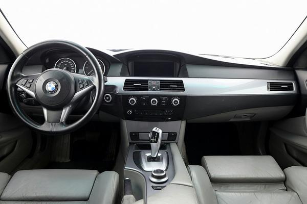 Black BMW 530 2009 in Tallinn, with an engine capacity of 3.00 L and mileage of 346 thousand km for 3499 €, photo 5 on AUTOMOTO.COM.LV