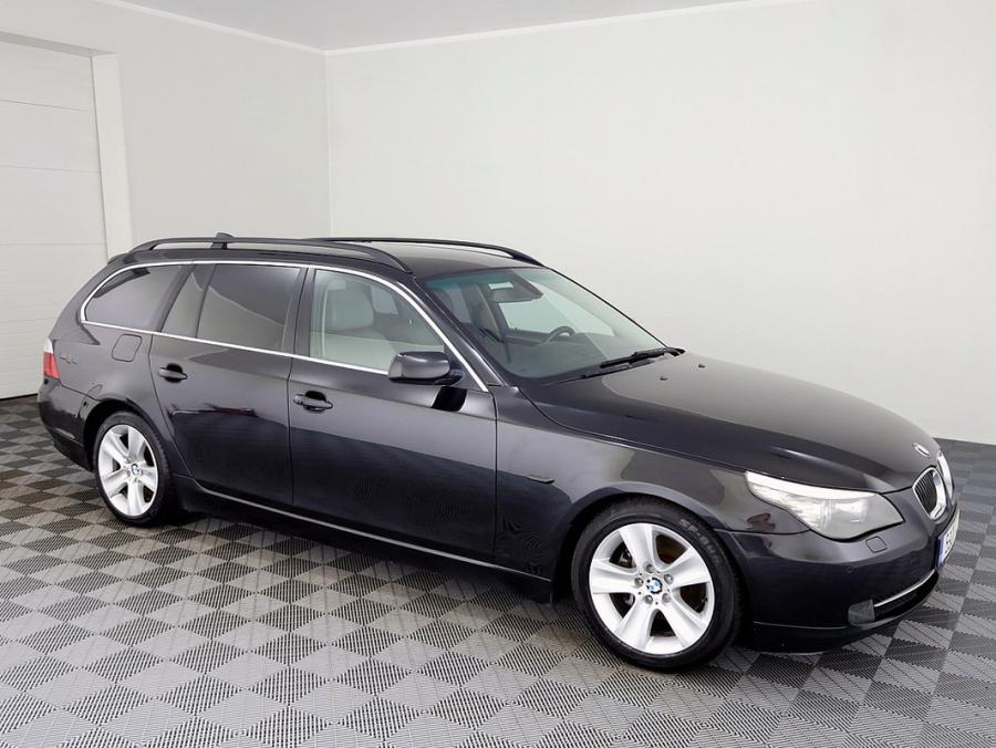Melns BMW 530 2009 Tallina, ar dzinēja tilpumu 3.00 L un nobraukumu 346 tūkst. km par 3499 €, foto 9 vietnē AUTOMOTO.COM.LV