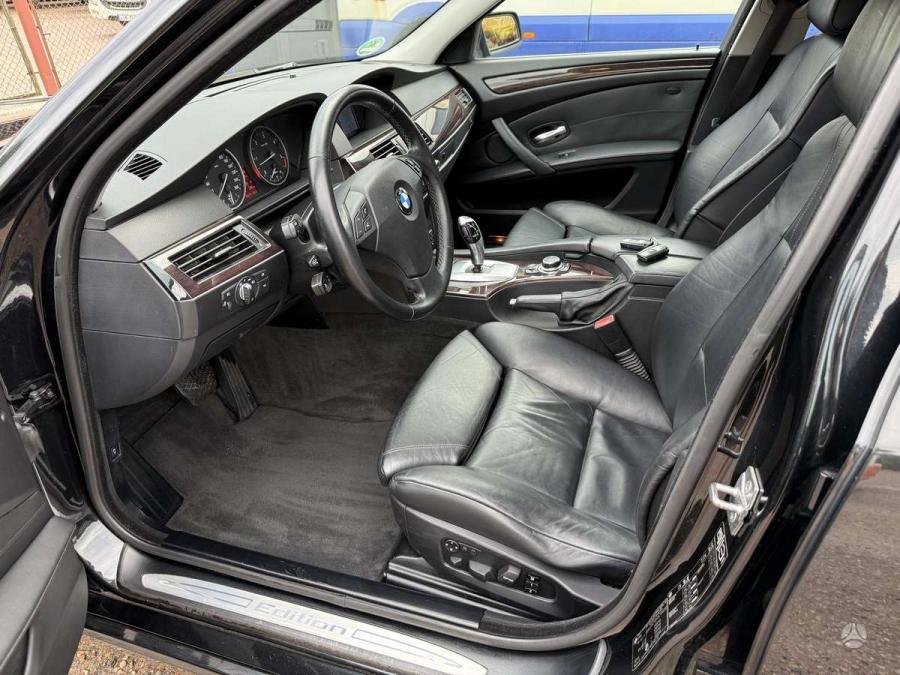 Melns BMW 530 2009 Prienai, ar dzinēja tilpumu 2.99 L un nobraukumu 380 tūkst. km par 4950 €, foto 22 vietnē AUTOMOTO.COM.LV