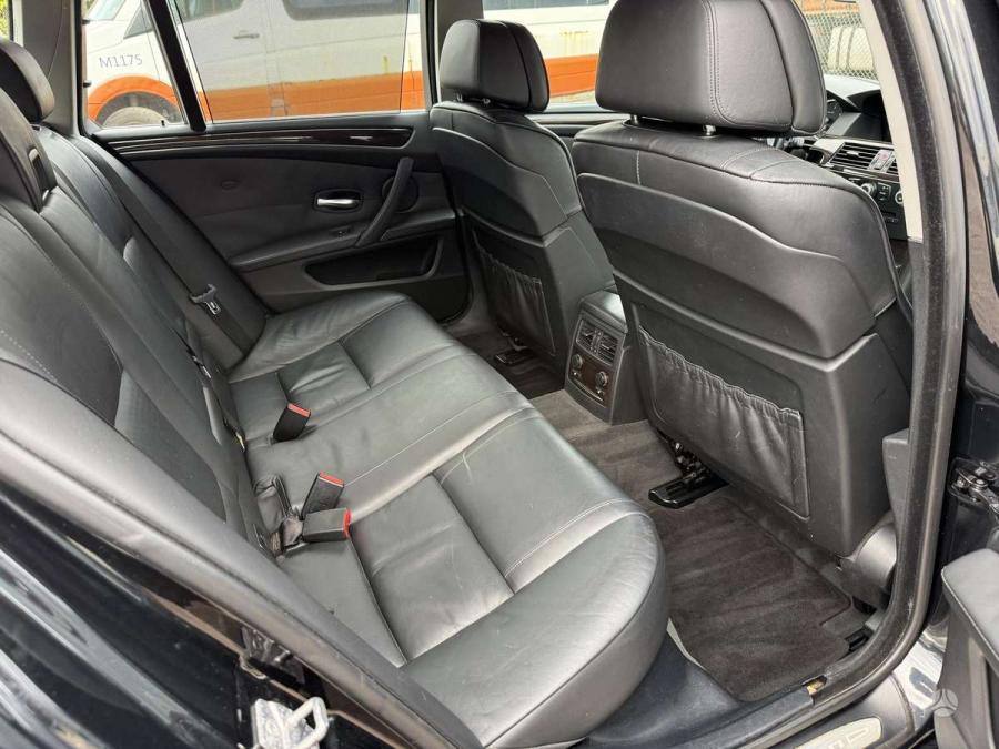 Melns BMW 530 2009 Prienai, ar dzinēja tilpumu 2.99 L un nobraukumu 380 tūkst. km par 4950 €, foto 27 vietnē AUTOMOTO.COM.LV