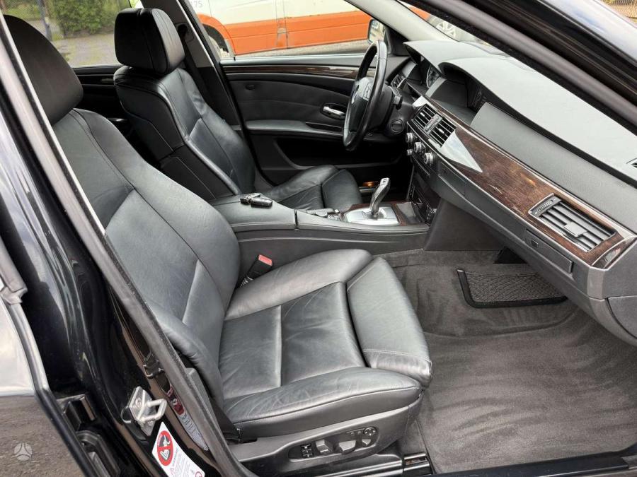 Melns BMW 530 2009 Prienai, ar dzinēja tilpumu 2.99 L un nobraukumu 380 tūkst. km par 4950 €, foto 29 vietnē AUTOMOTO.COM.LV