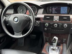 Melns BMW 530 2009 Prienai, ar dzinēja tilpumu 2.99 L un nobraukumu 380 tūkst. km par 4950 €, foto 32 vietnē AUTOMOTO.COM.LV
