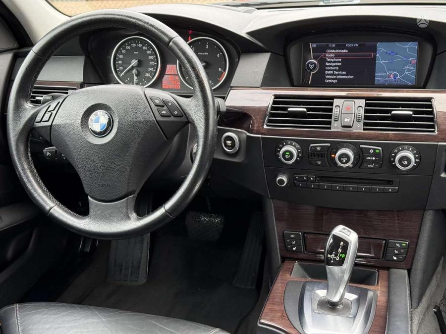 Melns BMW 530 2009 Prienai, ar dzinēja tilpumu 2.99 L un nobraukumu 380 tūkst. km par 4950 €, foto 32 vietnē AUTOMOTO.COM.LV