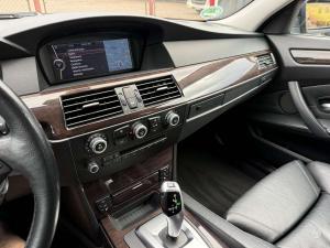 Melns BMW 530 2009 Prienai, ar dzinēja tilpumu 2.99 L un nobraukumu 380 tūkst. km par 4950 €, foto 39 vietnē AUTOMOTO.COM.LV