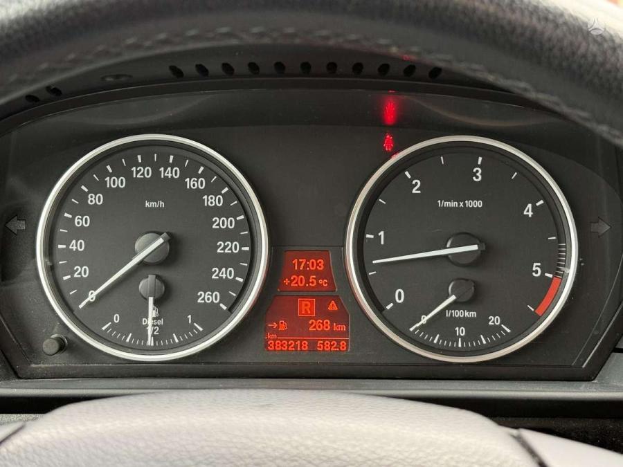 Melns BMW 530 2009 Prienai, ar dzinēja tilpumu 2.99 L un nobraukumu 380 tūkst. km par 4950 €, foto 46 vietnē AUTOMOTO.COM.LV