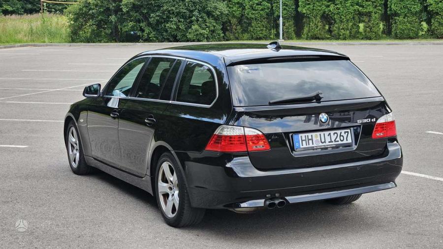 Melns BMW 530 2009 Elektrėnai, ar dzinēja tilpumu 2.99 L un nobraukumu 277 tūkst. km par 5350 €, foto 5 vietnē AUTOMOTO.COM.LV