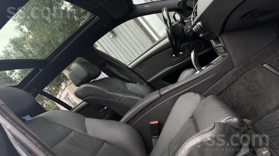 Black BMW 530 2009 in Riga, with an engine capacity of 3.00 L and mileage of 347 thousand km for 5450 €, photo 7 on AUTOMOTO.COM.LV