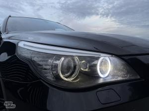 Melns BMW 530 2009 Viļņa, ar dzinēja tilpumu 3.00 L un nobraukumu 349 tūkst. km par 4999 €, foto 6 vietnē AUTOMOTO.COM.LV