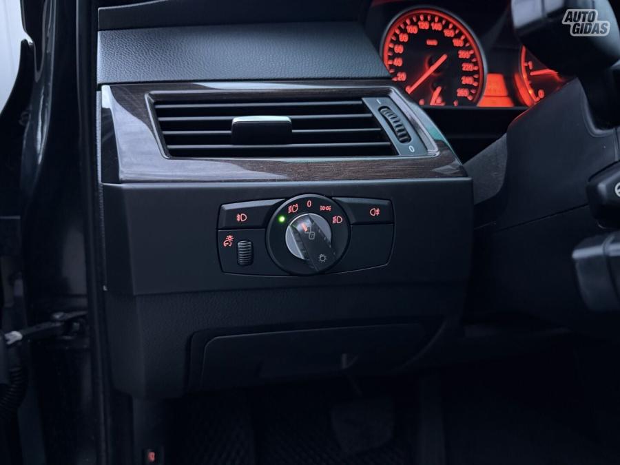 Melns BMW 530 2009 Viļņa, ar dzinēja tilpumu 3.00 L un nobraukumu 349 tūkst. km par 4999 €, foto 19 vietnē AUTOMOTO.COM.LV