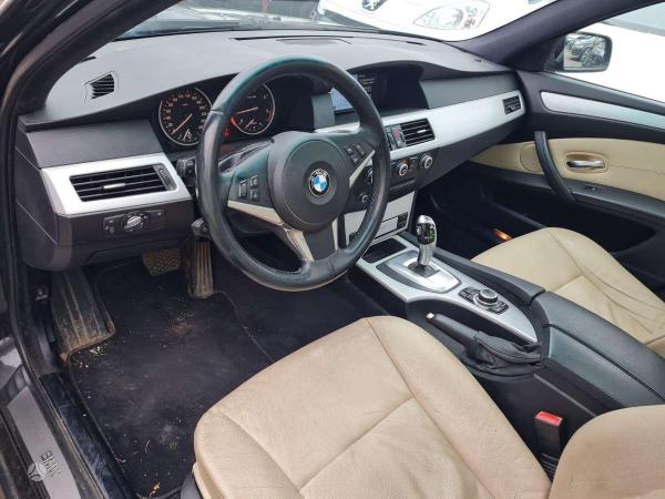 Melns BMW 530 2010 Marijampole, ar dzinēja tilpumu 2.99 L un nobraukumu 317 tūkst. km par 4750 €, foto 7 vietnē AUTOMOTO.COM.LV