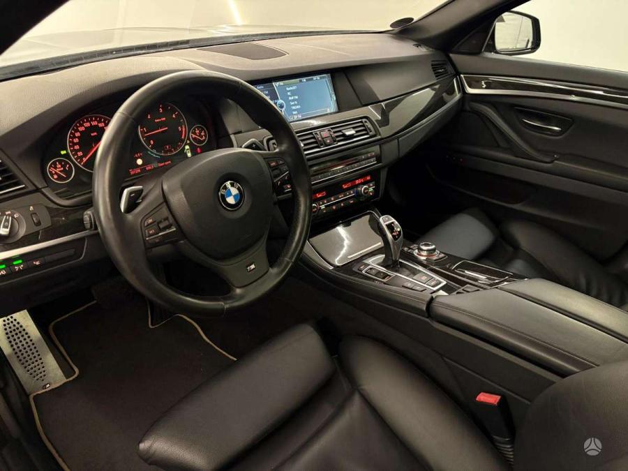 Melns BMW 530 2010 Marijampole, ar dzinēja tilpumu 2.99 L un nobraukumu 298 tūkst. km par 11500 €, foto 2 vietnē AUTOMOTO.COM.LV