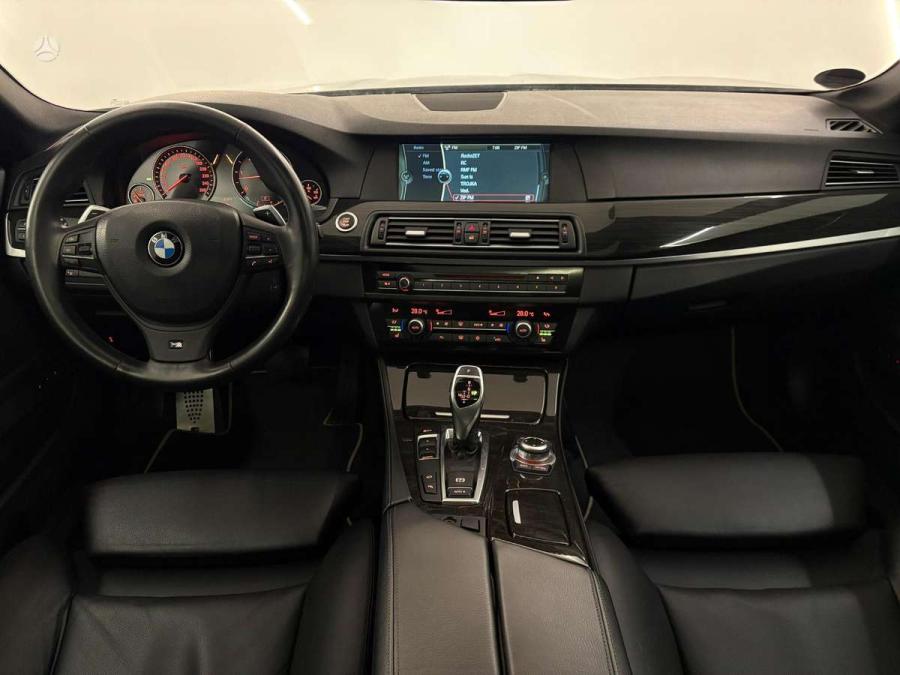 Melns BMW 530 2010 Marijampole, ar dzinēja tilpumu 2.99 L un nobraukumu 298 tūkst. km par 11500 €, foto 13 vietnē AUTOMOTO.COM.LV