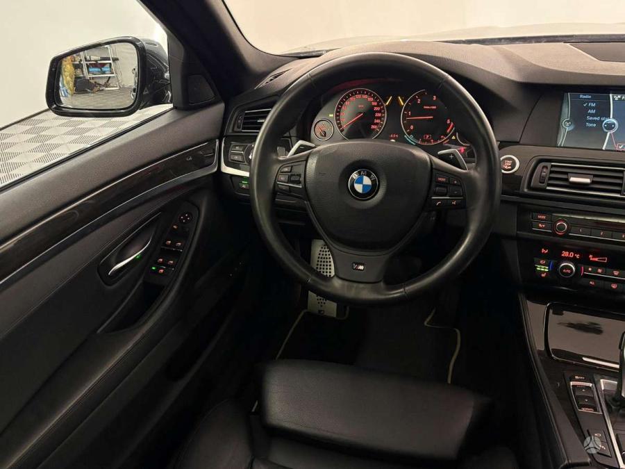 Melns BMW 530 2010 Marijampole, ar dzinēja tilpumu 2.99 L un nobraukumu 298 tūkst. km par 11500 €, foto 31 vietnē AUTOMOTO.COM.LV