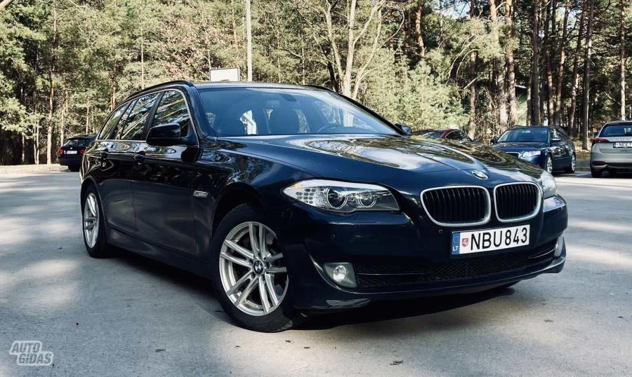 Melns BMW 530 2010 Kauņa, ar dzinēja tilpumu 3.00 L un nobraukumu 365 tūkst. km par 6500 €, foto 2 vietnē AUTOMOTO.COM.LV