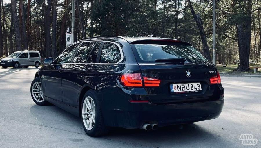 Melns BMW 530 2010 Kauņa, ar dzinēja tilpumu 3.00 L un nobraukumu 365 tūkst. km par 6500 €, foto 3 vietnē AUTOMOTO.COM.LV