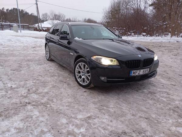 Black BMW 530 2010 in Klaipeda, with an engine capacity of 2.99 L and mileage of 360 thousand km for 6750 €, photo 5 on AUTOMOTO.COM.LV