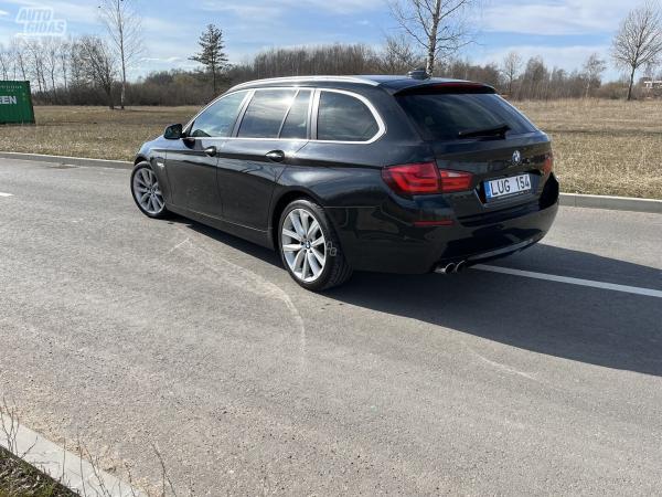 Black BMW 530 2010 in Siauliai, with an engine capacity of 3.00 L and mileage of 374 thousand km for 6900 €, photo 3 on AUTOMOTO.COM.LV