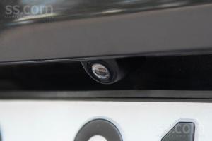 Black BMW 530 2010 in Riga, with an engine capacity of 3.00 L and mileage of 0 thousand km for 8995 €, photo 8 on AUTOMOTO.COM.LV