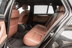 Black BMW 530 2010 in Riga, with an engine capacity of 3.00 L and mileage of 0 thousand km for 8995 €, photo 12 on AUTOMOTO.COM.LV