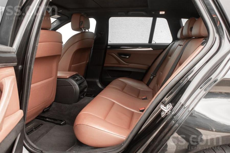 Black BMW 530 2010 in Riga, with an engine capacity of 3.00 L and mileage of 0 thousand km for 8995 €, photo 12 on AUTOMOTO.COM.LV