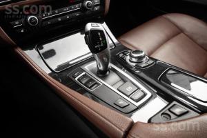 Black BMW 530 2010 in Riga, with an engine capacity of 3.00 L and mileage of 0 thousand km for 8995 €, photo 23 on AUTOMOTO.COM.LV