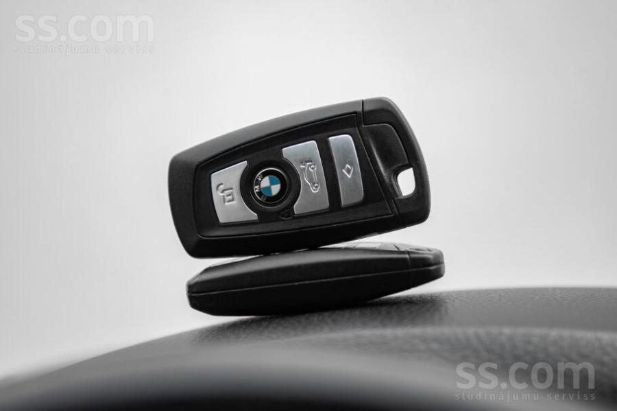 Black BMW 530 2010 in Riga, with an engine capacity of 3.00 L and mileage of 0 thousand km for 8995 €, photo 30 on AUTOMOTO.COM.LV