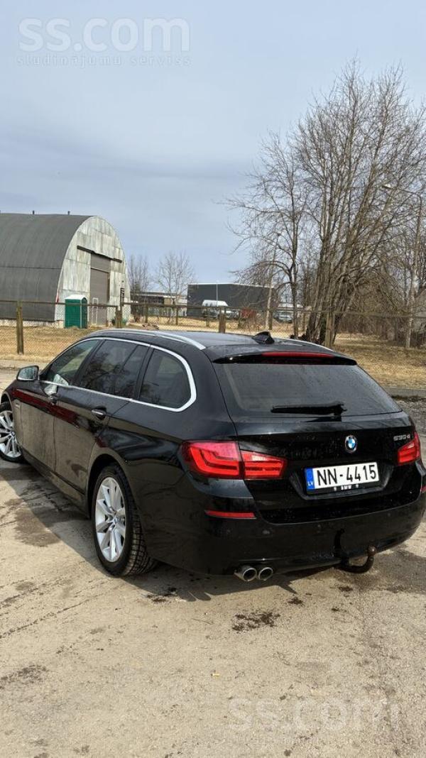 Black BMW 530 2010 in Riga, with an engine capacity of 3.00 L and mileage of 284 thousand km for 9270 €, photo 2 on AUTOMOTO.COM.LV