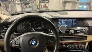 Black BMW 530 2010 in Riga, with an engine capacity of 3.00 L and mileage of 284 thousand km for 9270 €, photo 4 on AUTOMOTO.COM.LV