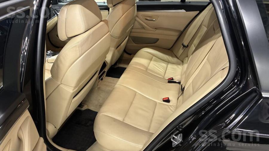 Black BMW 530 2010 in Riga, with an engine capacity of 3.00 L and mileage of 284 thousand km for 9270 €, photo 6 on AUTOMOTO.COM.LV