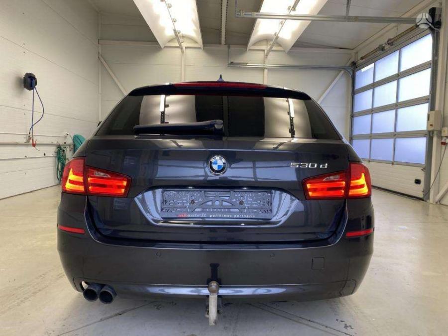 Black BMW 530 2010 in Radviliskis, with an engine capacity of 2.99 L and mileage of 359 thousand km for 6350 €, photo 7 on AUTOMOTO.COM.LV