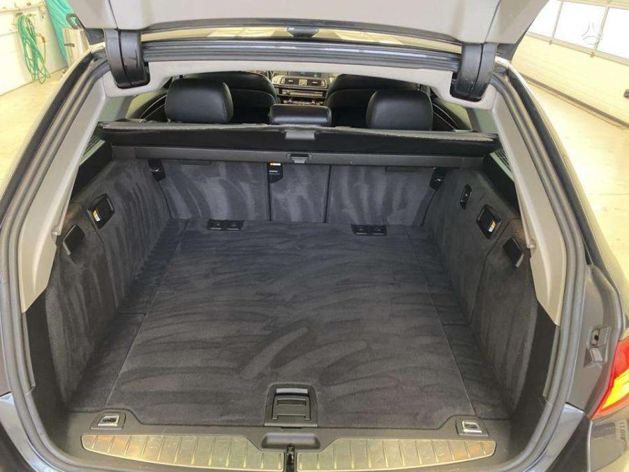 Black BMW 530 2010 in Radviliskis, with an engine capacity of 2.99 L and mileage of 359 thousand km for 6350 €, photo 12 on AUTOMOTO.COM.LV