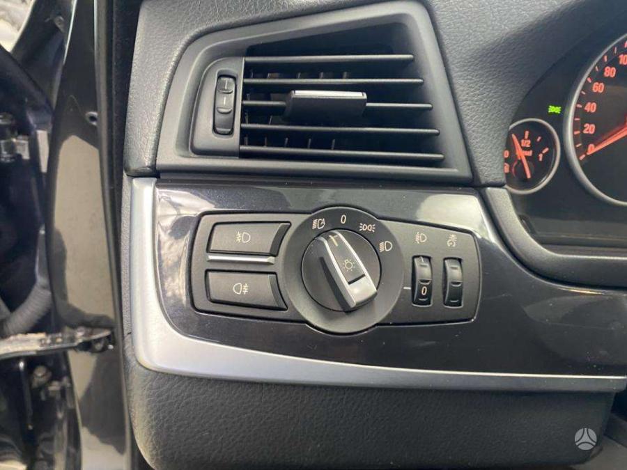 Black BMW 530 2010 in Radviliskis, with an engine capacity of 2.99 L and mileage of 359 thousand km for 6350 €, photo 14 on AUTOMOTO.COM.LV