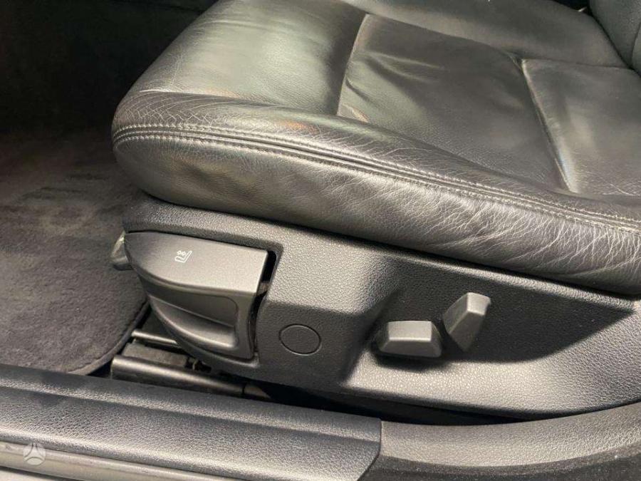 Black BMW 530 2010 in Radviliskis, with an engine capacity of 2.99 L and mileage of 359 thousand km for 6350 €, photo 21 on AUTOMOTO.COM.LV