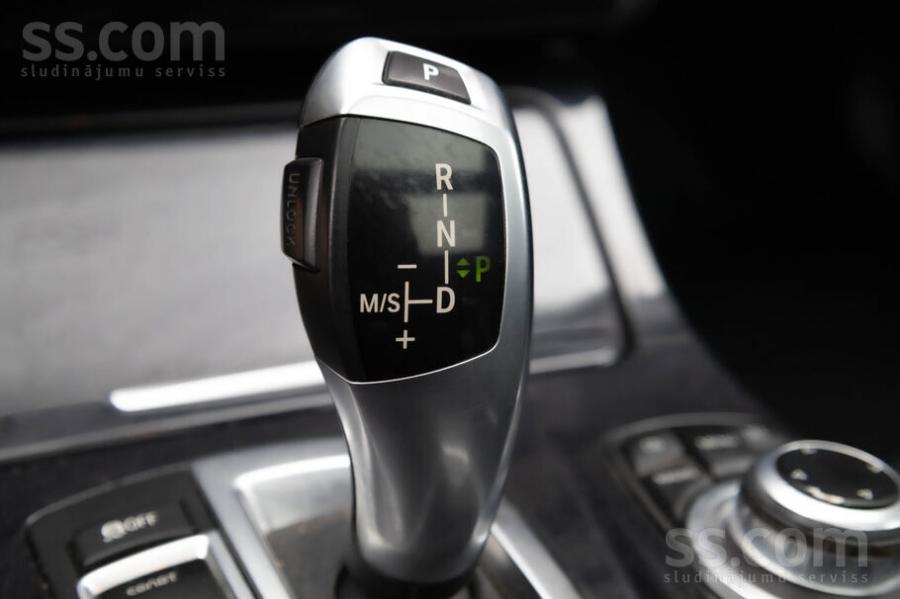 Melns BMW 530 2010 Rīga, ar dzinēja tilpumu 3.00 L un nobraukumu 320 tūkst. km par 8990 €, foto 17 vietnē AUTOMOTO.COM.LV