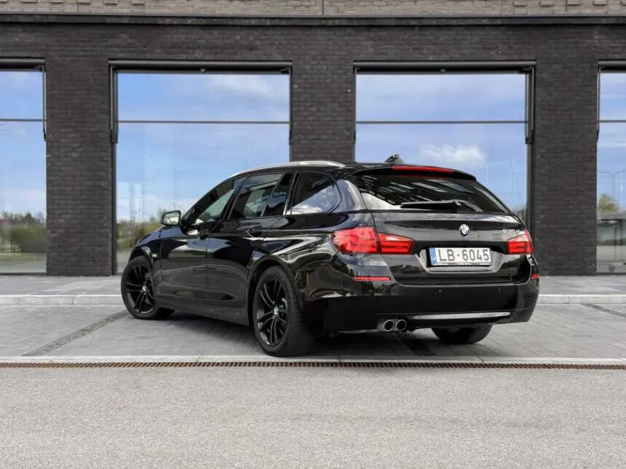 Black BMW 530 2010 in Riga, with an engine capacity of 3.00 L and mileage of 325 thousand km for 9900 €, photo 7 on AUTOMOTO.COM.LV