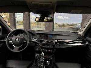 Black BMW 530 2010 in Riga, with an engine capacity of 3.00 L and mileage of 325 thousand km for 9900 €, photo 8 on AUTOMOTO.COM.LV